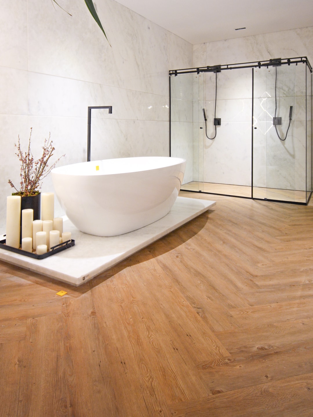 Linha Bravo | Piso vinílico para ambiente comercial intenso